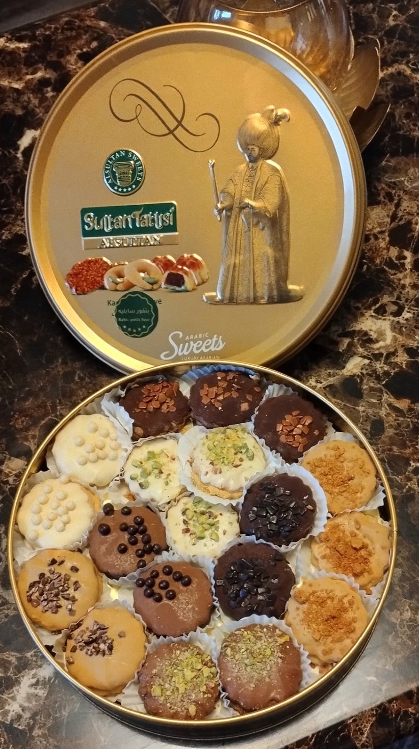 Petits Fours Sablés (tin box) Assorted 600g بيتفور مشكل علبة معدن ...